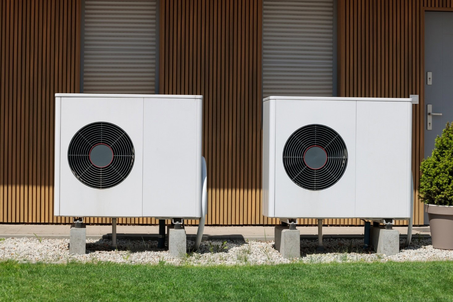 Everything You Need to Know About Air-to-Water Heat Pumps | Confort Expert